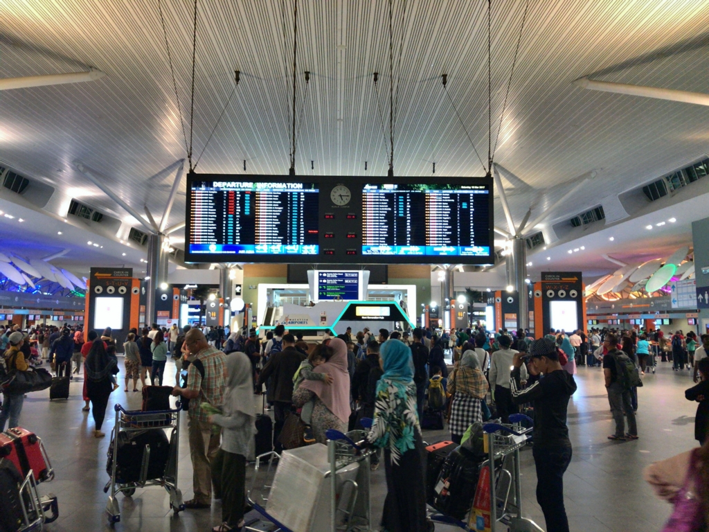 2日目：エアアジア AK5108 クアラルンプール〜コタキナバル エコノミー - Out of Office サラリーマン週末旅行記録