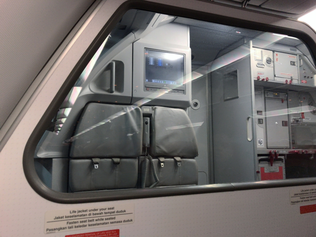 2日目：エアアジア AK5108 クアラルンプール〜コタキナバル エコノミー - Out of Office サラリーマン週末旅行記録