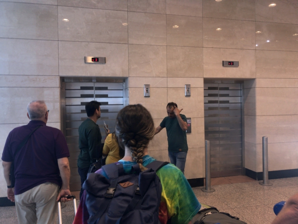 9日目：エミレーツ航空 EK924 カイロ〜ドバイ(DXB) ビジネス - Out of Office サラリーマン週末旅行記録