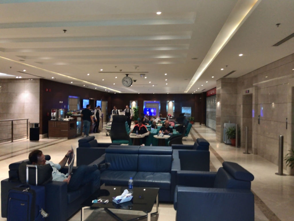 9日目：エミレーツ航空 EK924 カイロ〜ドバイ(DXB) ビジネス - Out of Office サラリーマン週末旅行記録