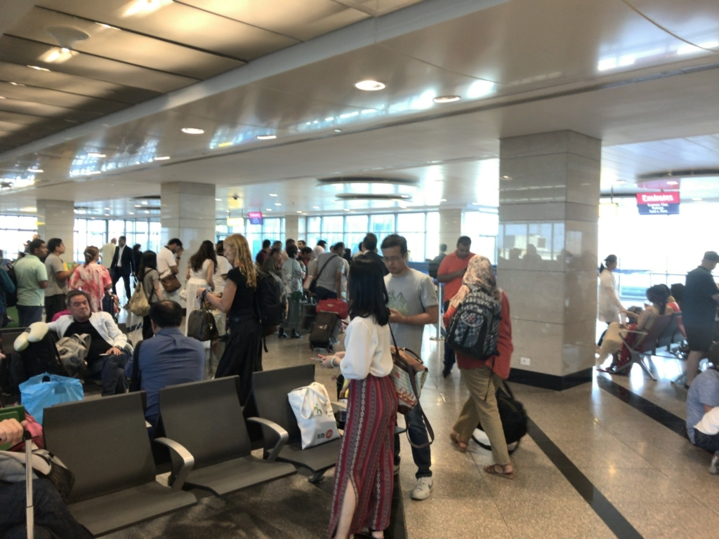 9日目：エミレーツ航空 EK924 カイロ〜ドバイ(DXB) ビジネス - Out of Office サラリーマン週末旅行記録