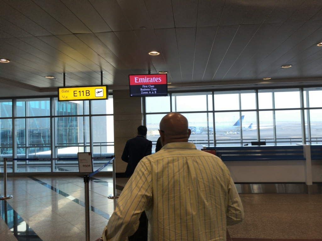 9日目：エミレーツ航空 EK924 カイロ〜ドバイ(DXB) ビジネス - Out of Office サラリーマン週末旅行記録