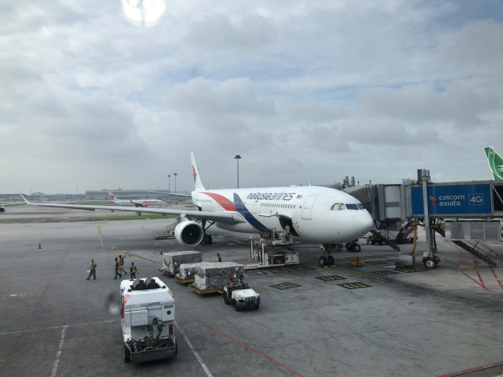 5日目：マレーシア航空 MH70 クアラルンプール〜成田 ビジネス - Out of Office サラリーマン週末旅行記録