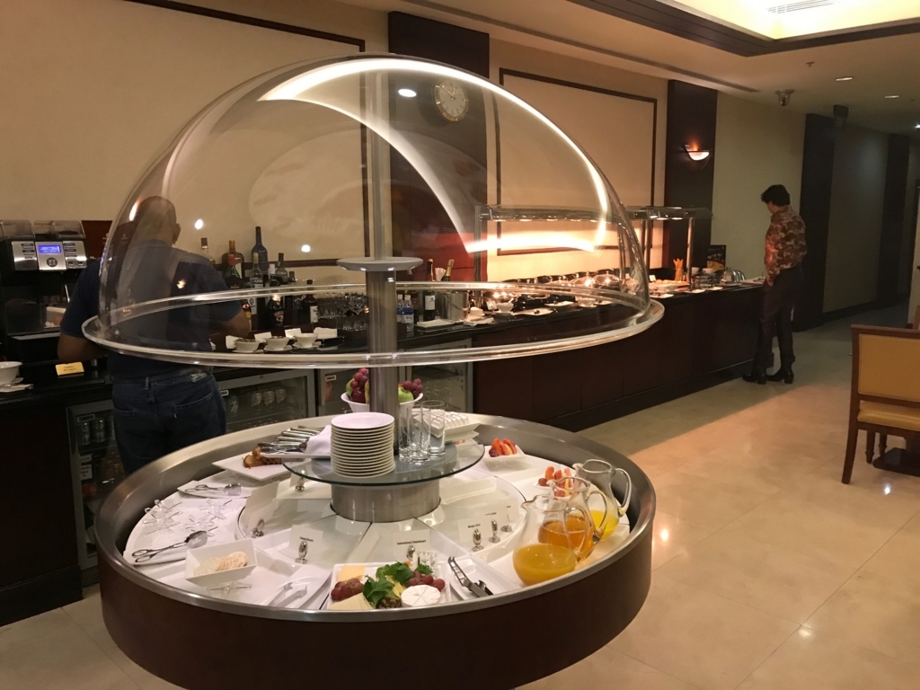 4日目：エミレーツ航空 EK349 コロンボ〜ドバイ(DXB) ファースト - Out of Office サラリーマン週末旅行記録