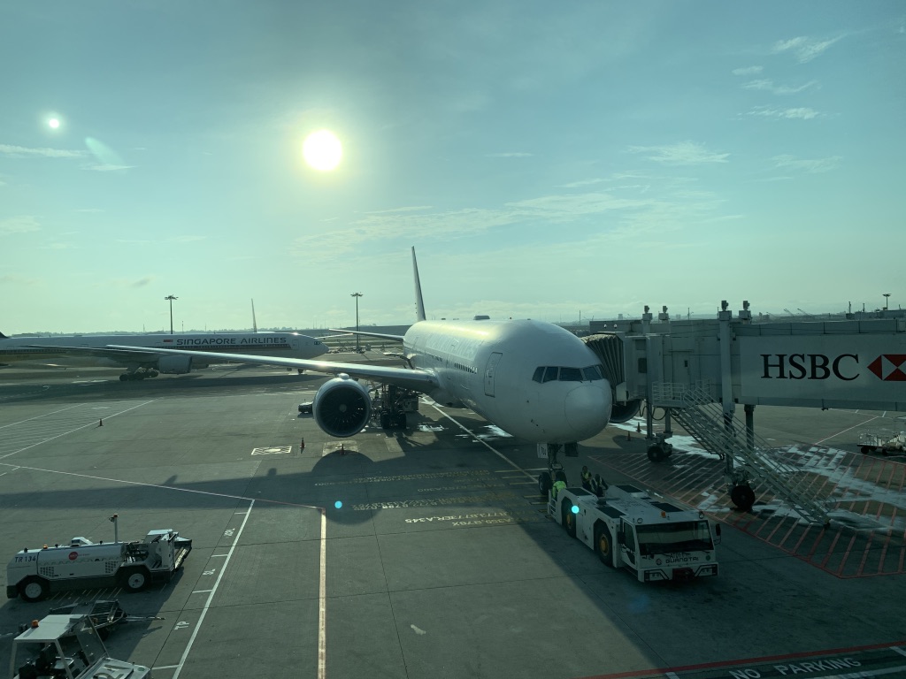 復路：JAL JL712 シンガポール〜成田 ビジネス - Out of Office サラリーマン週末旅行記録