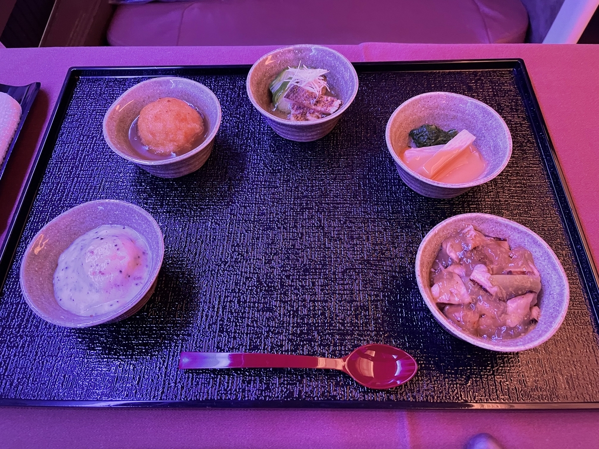 復路：JAL JL4 羽田〜ニューヨーク(JFK) ファースト - Out of Office サラリーマン週末旅行記録