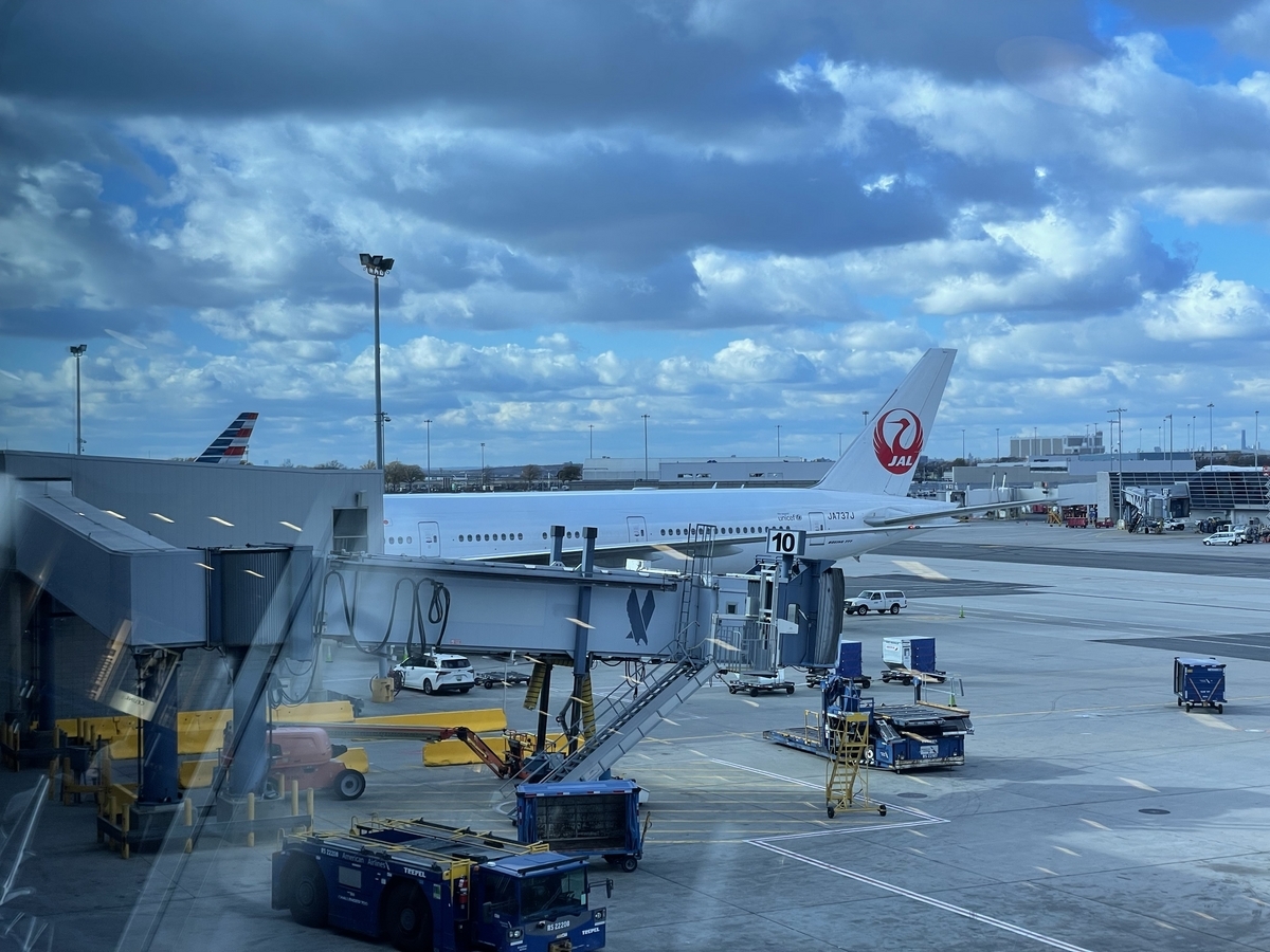 往路：JAL JL5 ニューヨーク(JFK)〜羽田 ビジネス - Out of Office サラリーマン週末旅行記録