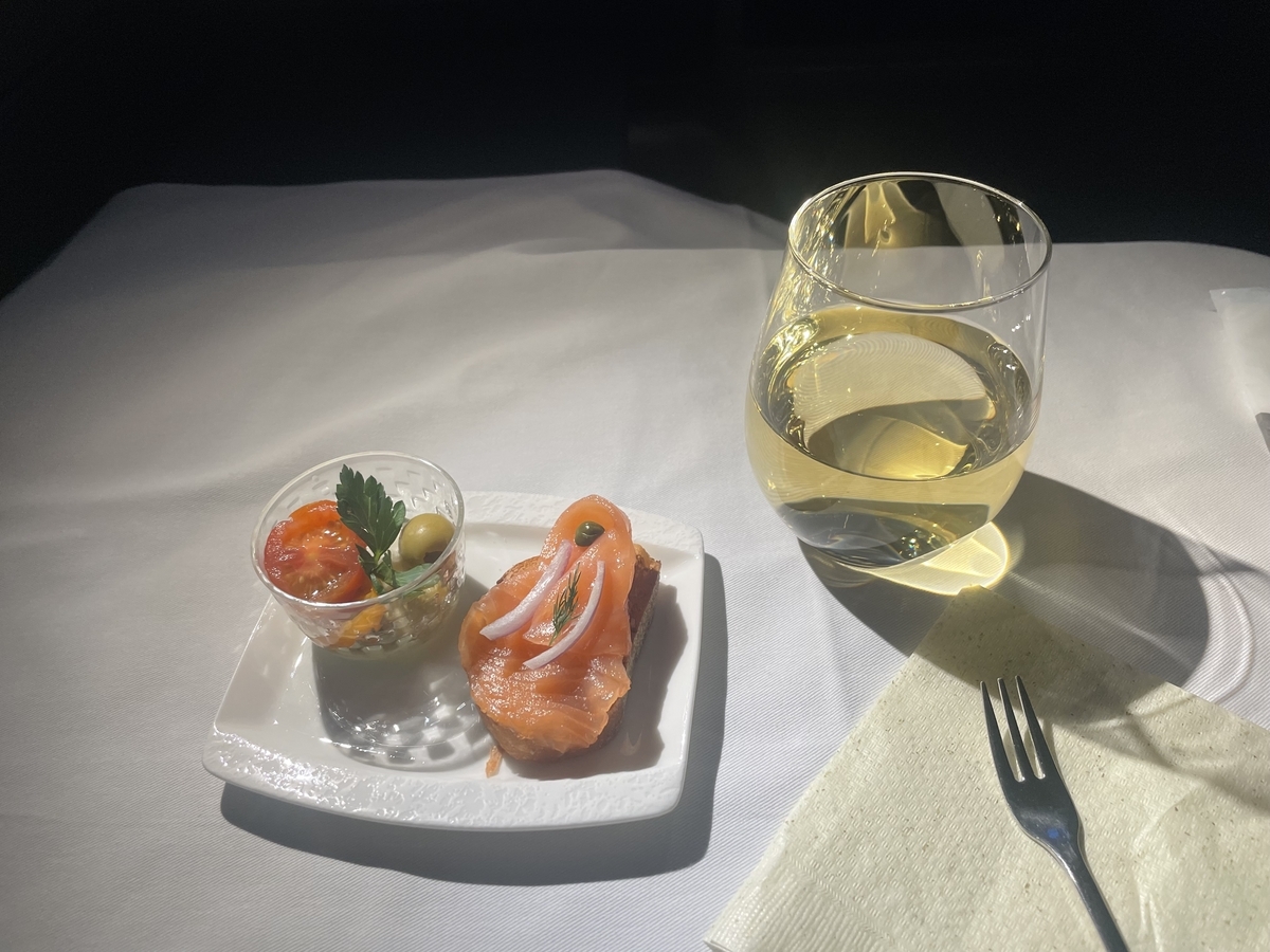 往路：ANA NH159 ニューヨーク(JFK)〜羽田 ビジネス - Out of Office サラリーマン週末旅行記録