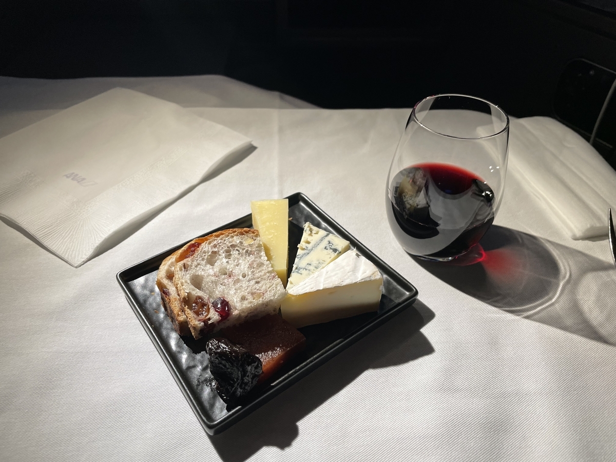 往路：ANA NH159 ニューヨーク(JFK)〜羽田 ビジネス - Out of Office サラリーマン週末旅行記録