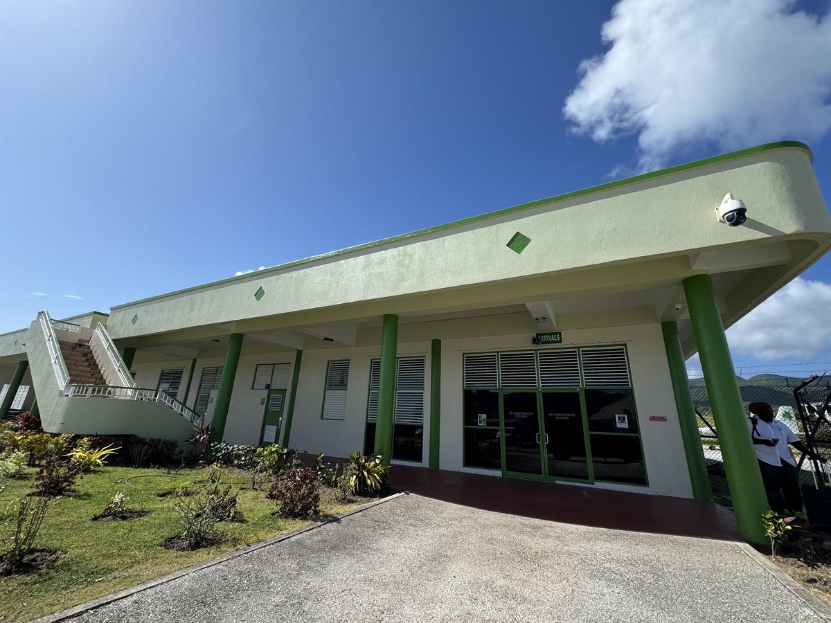 4日目：モンセラット観光（プリマス廃墟ツアー） - Out of Office サラリーマン週末旅行記録