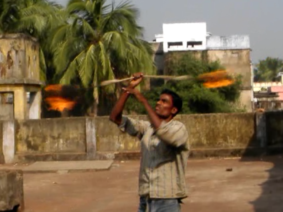 クリシュナの炎の車輪：バナーティ（Banathi） - 印度武術王国