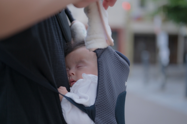 【抱っこ紐比較】ベビービョルンが選ばれる理由5選！エルゴとの違いを徹底解説 - Perokiの気ままライフ