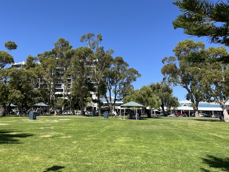 Rockinghamのビーチフロントでランチ 【Latitude 32】 - パースねこのお散歩日記