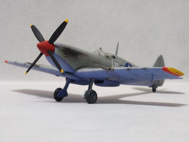 1/72 AZ Spitfire Mk.Ⅷ. 完成 - 爺の模型趣味