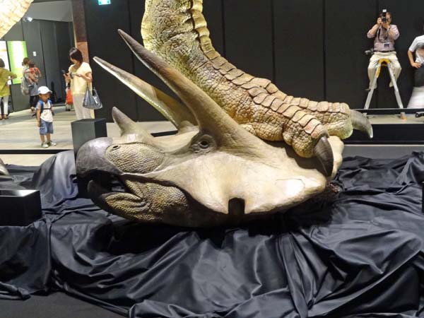 ヨコハマ恐竜展2014 ～新説・恐竜の成長～ - GET AWAY TRIKE