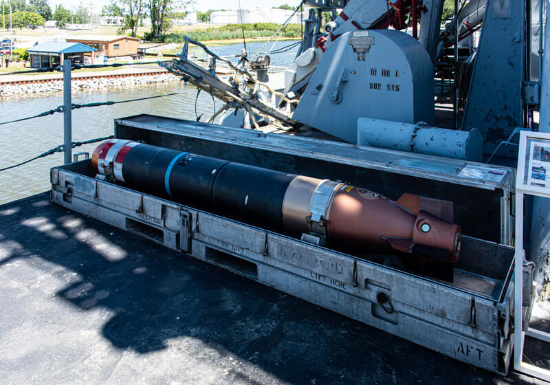 USS「エドソン」〜Mk46魚雷と艦橋 - ネイビーブルーに恋をして