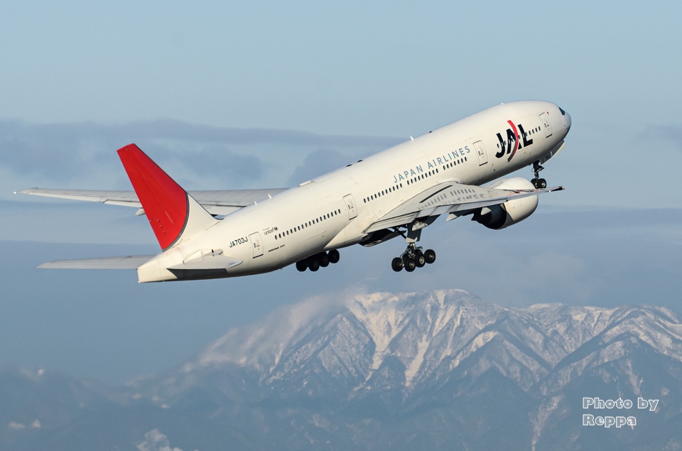 JALのボーイング777-200ER退役を機に「太陽のアーク」を振り返る（1）名古屋⇔パリ便と開港当時のセントレア - P sign