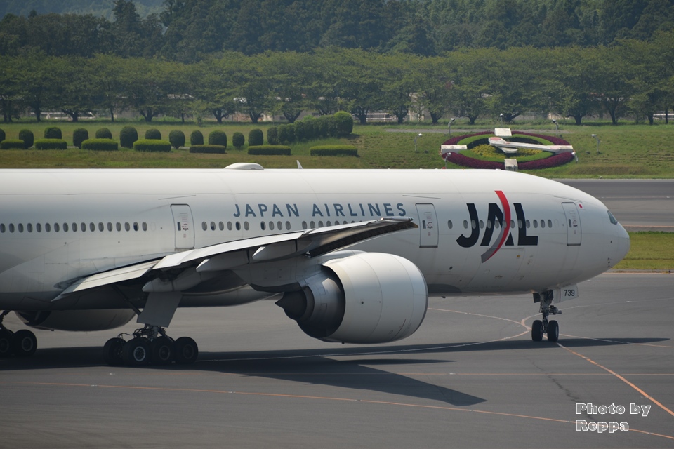 JALのボーイング777-200ER退役を機に「太陽のアーク」を振り返る（2）伊丹，関空，羽田，成田にて - P sign