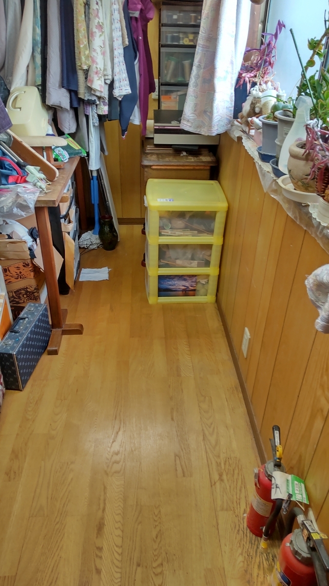 介護40：足踏みミシンのこと・・・月給の3か月分って！？ - Royue
