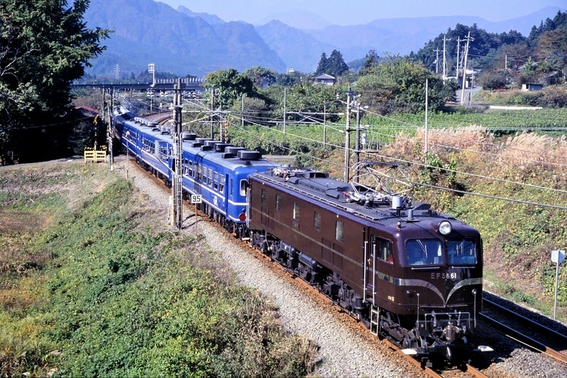 EF55・EF58碓氷号（中） - 趣味の写真帳