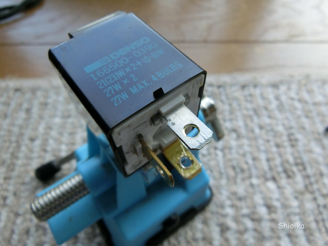 クボタL120型トラクターの整備⑤ ウインカーリレー交換＆グリスアップ - Shioika Blog