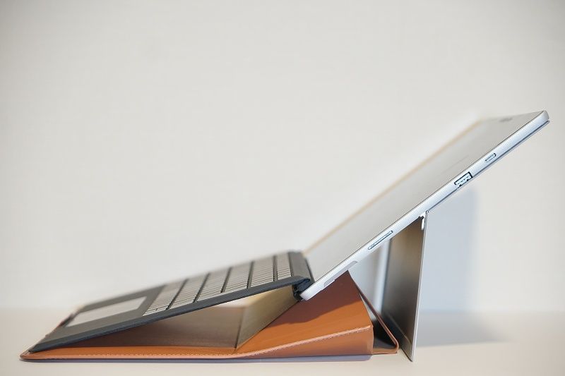 スタンドにもなるPCケース【MOFT carry sleeve】レビュー。Surface Pro 7やSurface Book 3でも使えるの ...