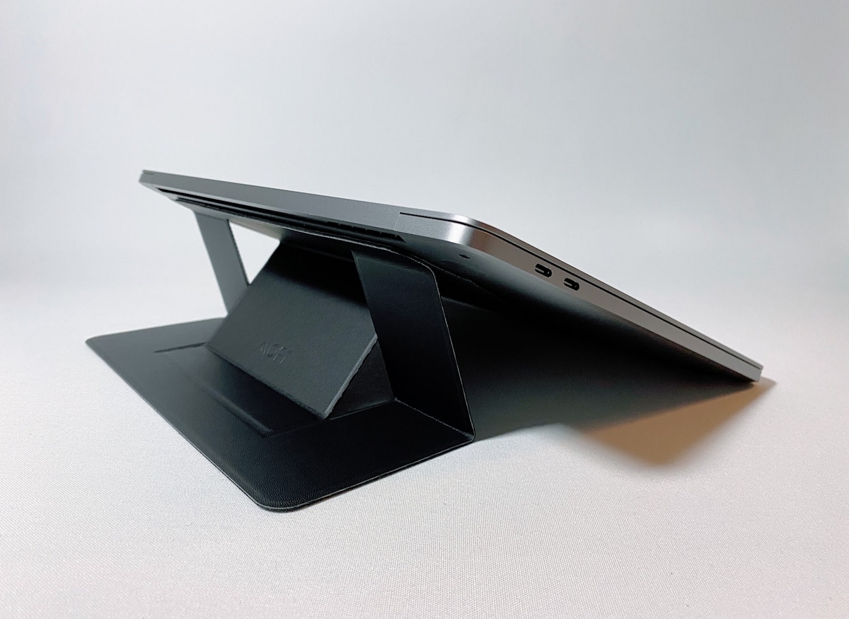 MOFT COOLING LAPTOP STAND | 機能・質感が向上した原点にして頂点に立つノートパソコン貼付スタンド - TA-LOG
