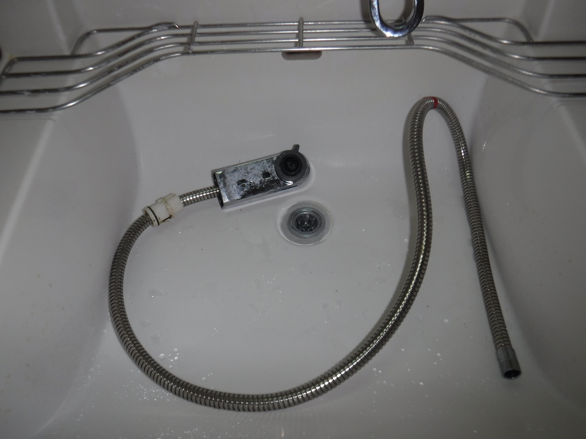 洗面台水栓 シャワーホース水漏れ修理 INAX（現LIXIL) SF-71S-MB - あなたにも出来るかも？水道修理ブログ