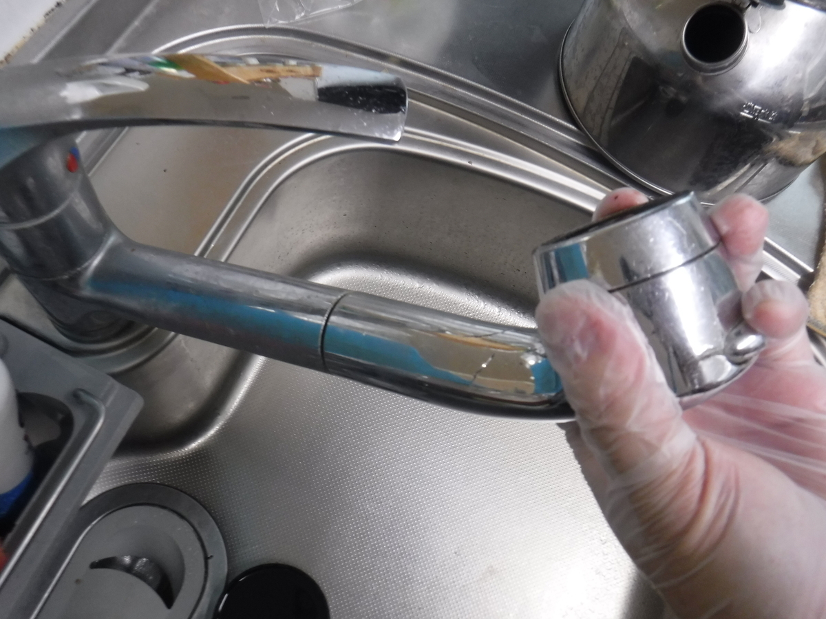 台所水栓 ｼｬﾜｰﾎｰｽ水漏れ修理 KVK 台付ｼﾝｸﾞﾙﾚﾊﾞｰ式ｼｬﾜｰ水栓 FB273GK5Y - あなたにも出来るかも？水道修理ブログ