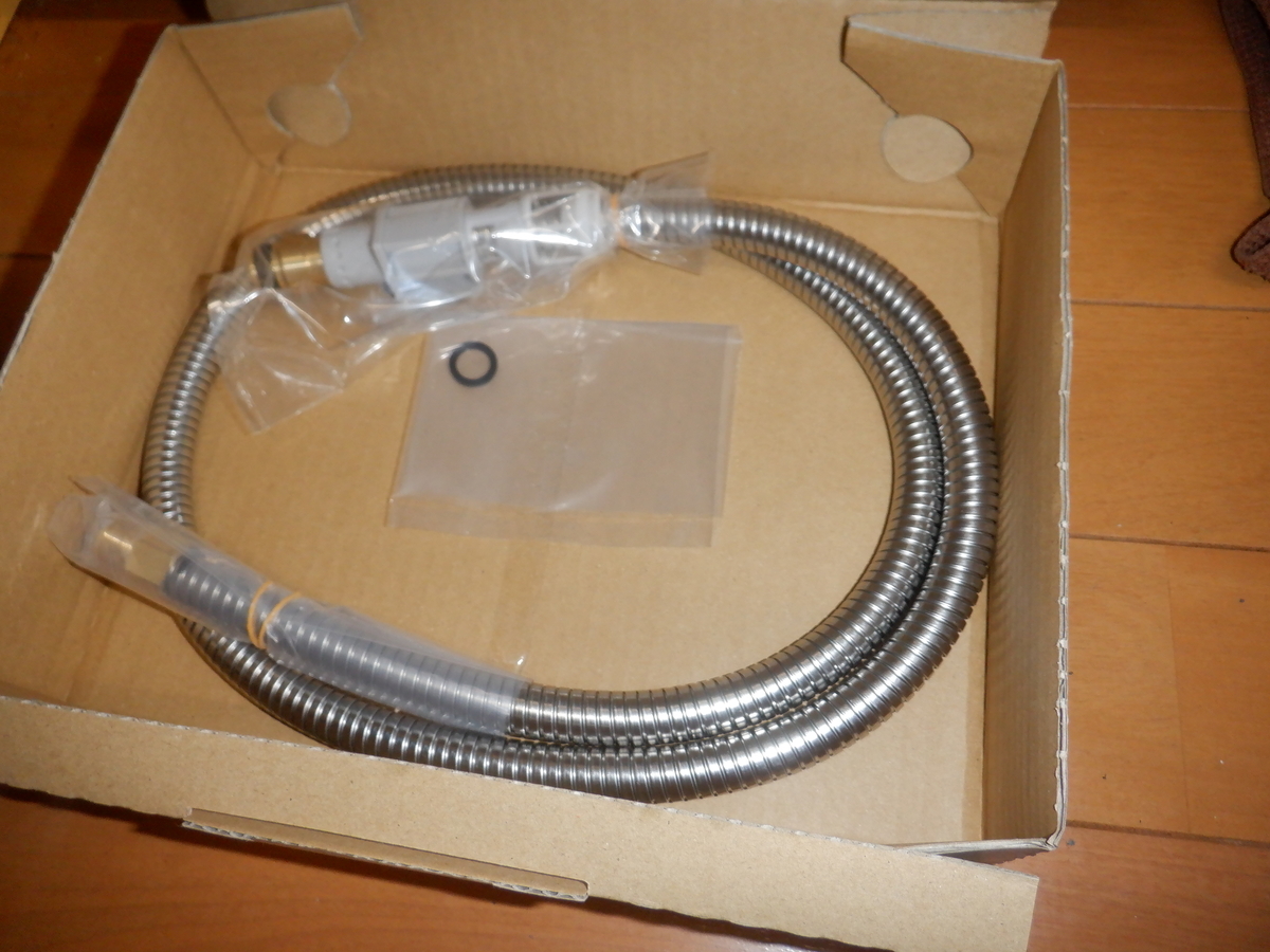 台所水栓 シャワーホース水漏れ修理 TOTO 台付ｼﾝｸﾞﾙﾚﾊﾞｰ水栓（ﾊﾝﾄﾞｼｬﾜｰﾀｲﾌﾟ） TKGG32EB1（EB2も同様） - あなたにも出来るかも？水道修理ブログ