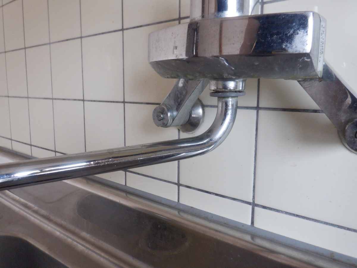 TOTO TKJ30X 壁付ｼﾝｸﾞﾙﾚﾊﾞｰ水栓 水が止まらない・レバーの動きが重い → 水栓本体交換 TOTO TKS05316J - あなたにも出来るかも？水道修理ブログ