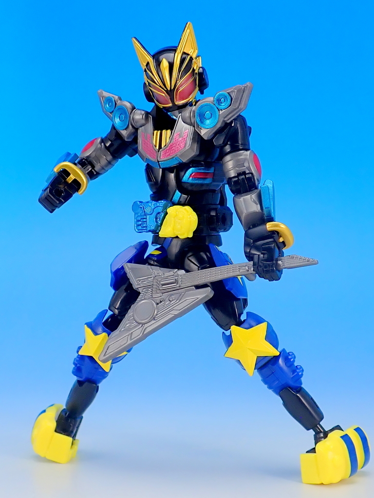 仮面ライダーギーツ リボルブチェンジフィギュア PB02 仮面ライダーナーゴ＆仮面ライダーパンクジャック パーツセット で遊ぶ - YOの玩具箱