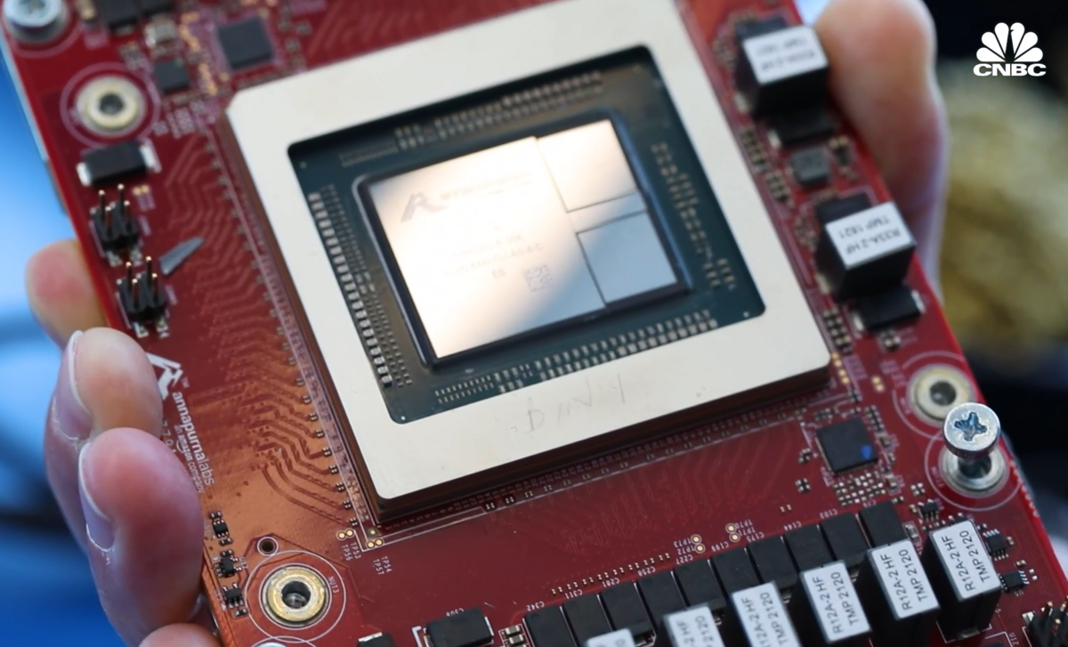 AWS Trainium の 実物が公開されたかな？ - Vengineerの妄想