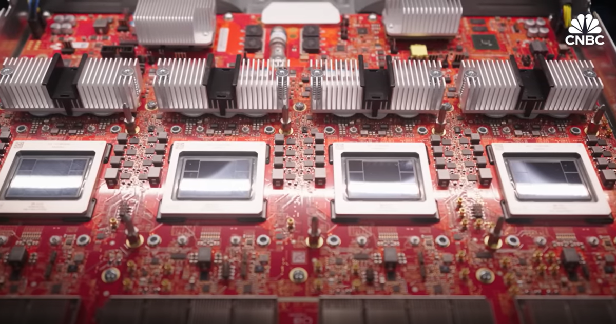 シャア仕様なGoogle TPU v5p Board? - Vengineerの妄想