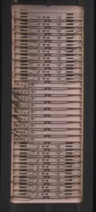 Vera + Rubin の Rack 内 (Scale -Up) の接続とRack 間 (Scale-Out)の接続について ...