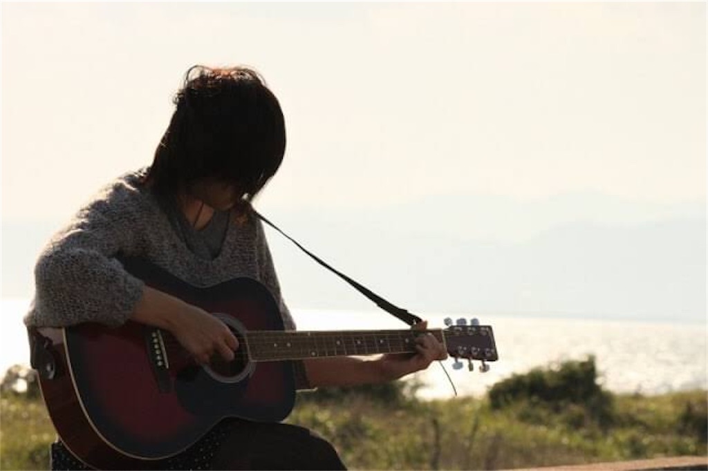 1日たった10分で、ギターが全然弾けず挫折してた私が、好きな曲をサクッと弾けるようになった必勝法 - Yama04の日記