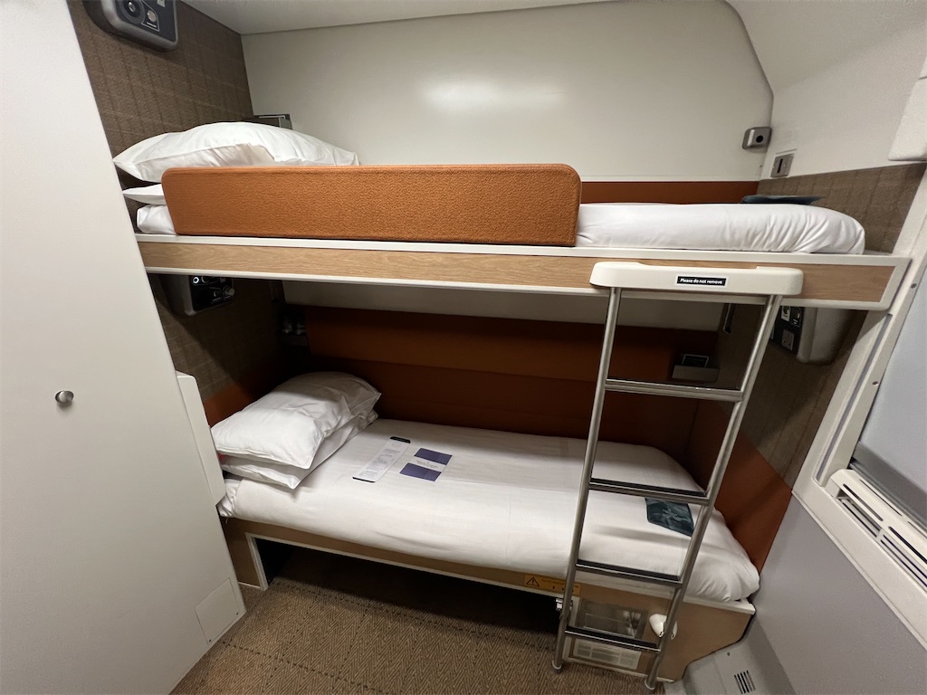 イギリスの夜行列車「Caledonian Sleeper」（カレドニアン・スリーパー）を体験 - Yata-Tetsu's Diary / やたてつのブログ