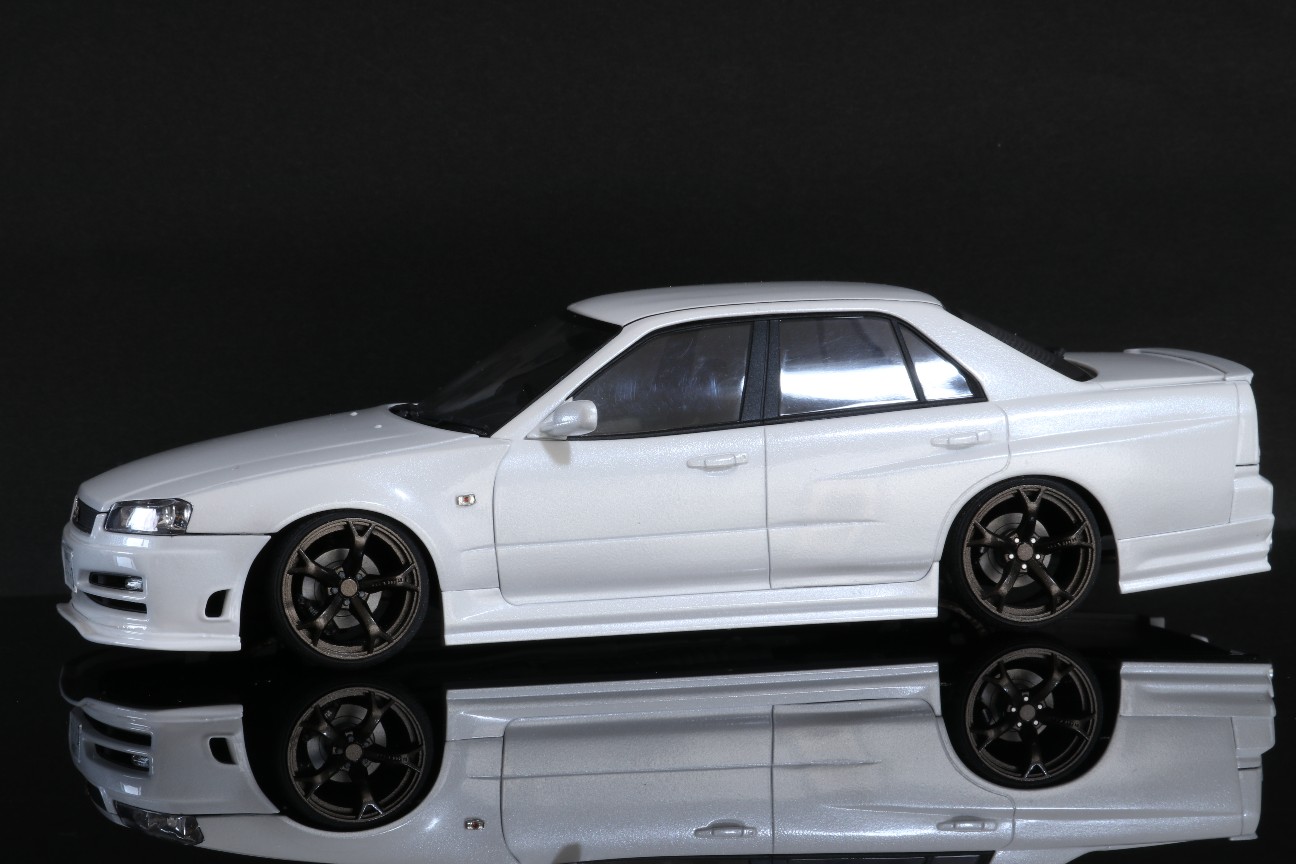 アオシマER34 URAS後期バンパー仕様 4dr製作 - のんびりめいきんぐ