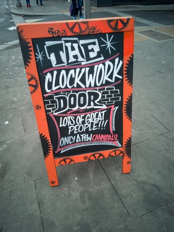 アイルランド The Clockwork Doorでお菓子食べながらボードゲーム - Zackey98.com