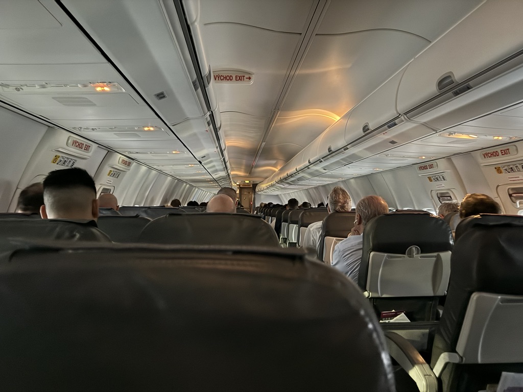 【搭乗記】ANA会員はユーロウイングス搭乗時に特典利用できる？ LCCのケルン-ベルリン便搭乗時のラウンジ・機内食・座席・モニター・獲得マイル・オンラインチェックインなど実体験紹介(EW012 ...