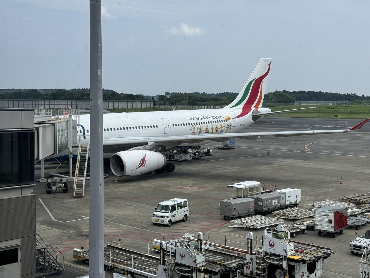 【搭乗記】スリランカ航空の機内食は？ 成田-コロンボ往復便の機内食・座席・モニター・獲得マイル・オンラインチェックインなど実体験紹介 ...