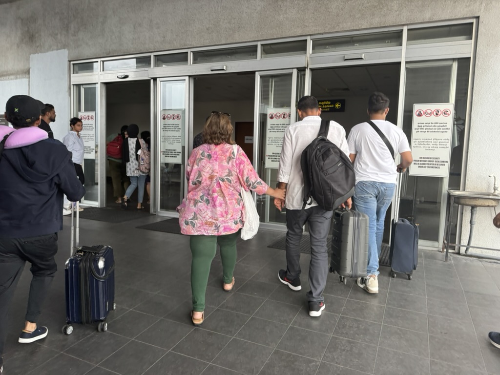 【搭乗記】スリランカ航空の機内食は？ 成田-コロンボ往復便の機内食・座席・モニター・獲得マイル・オンラインチェックインなど実体験紹介 ...