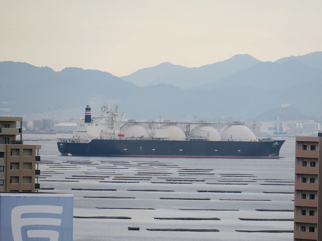 海辺の風景・大型LNG船Dream - 安芸君の散歩画像1