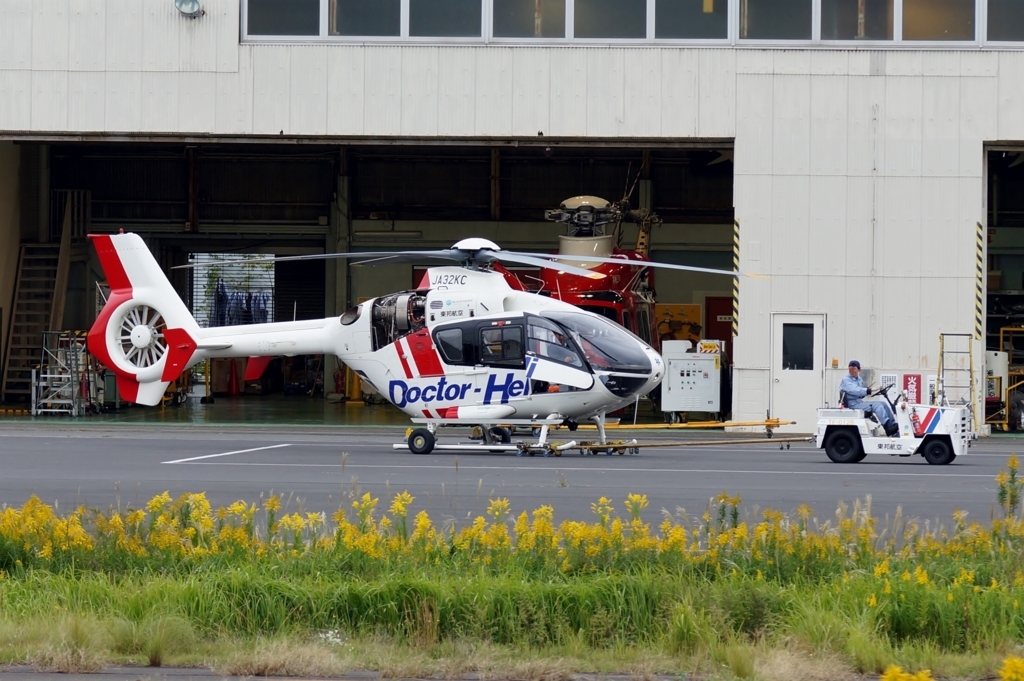 2017年10月18日（水）JA6772 JA506E JA32KC 調布飛行場 - 基本は調布飛行場で見たヘリコプターの日記