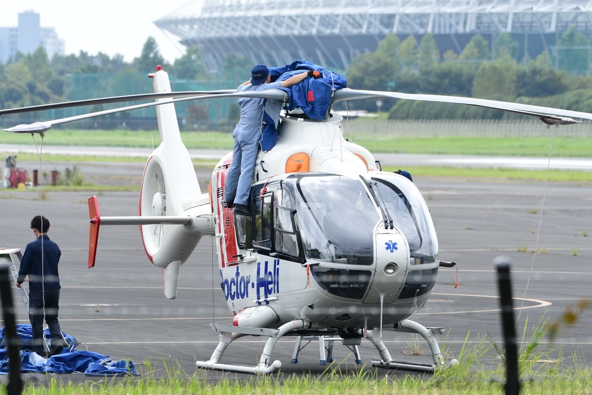 2020年10月14日（水） 備忘録的に今日はJA32KCが来てた話 - 基本は調布飛行場で見たヘリコプターの日記