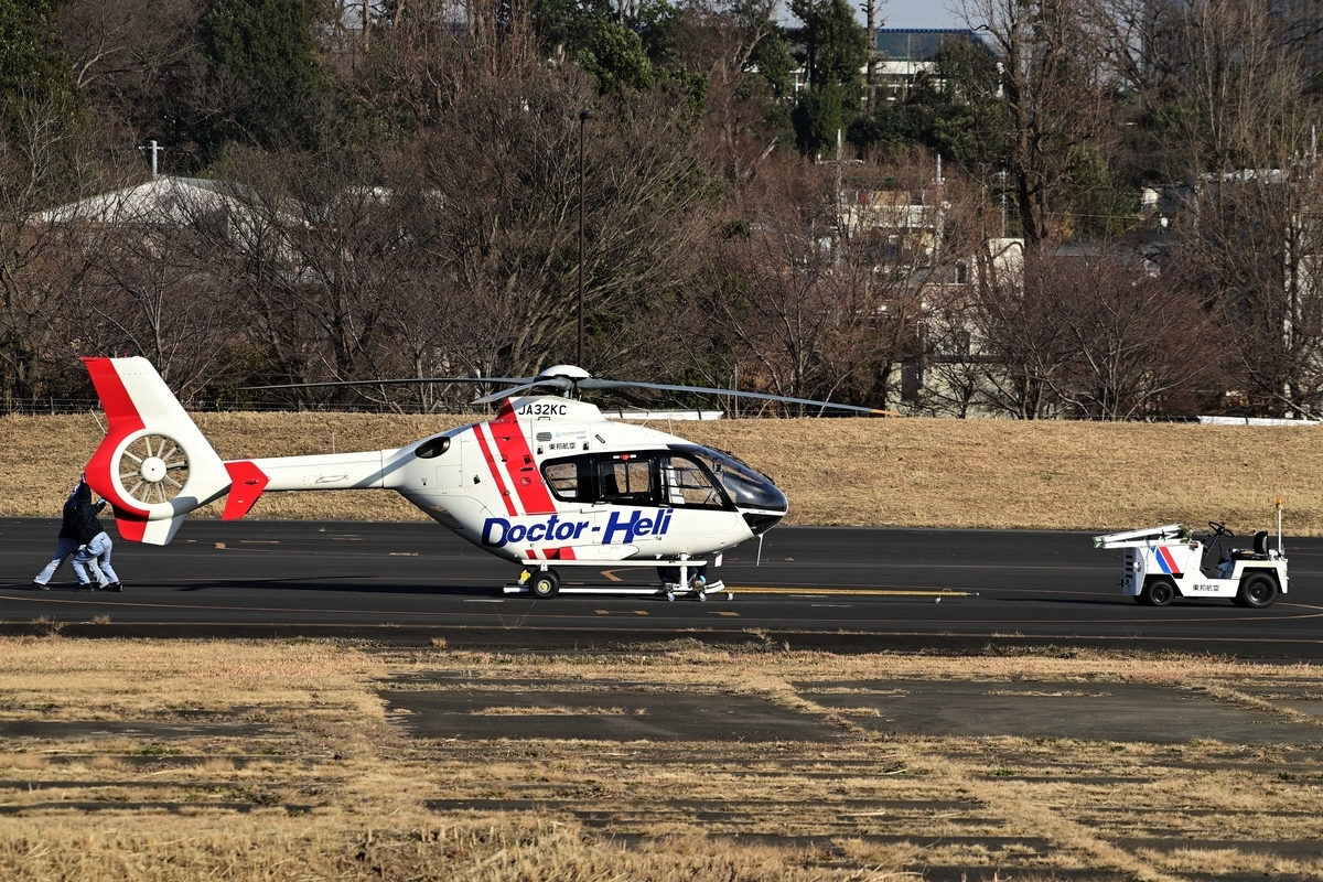2021年1月7日（木） 今日もJA32KCが飛んでいた調布飛行場の話（南風というか西風で17だった） - 基本は調布飛行場で見たヘリコプターの日記
