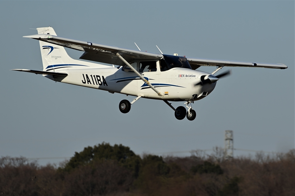 2021年1月14日（木） あんなに飛んでいたJA32KCが飛ばなくなっちゃったので冬の17で小型飛行機を撮ってきた調布飛行場の話 - 基本は ...