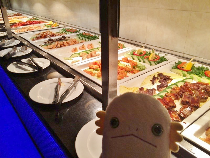 Fushinami/Fushimi (Sushi Buffet) Milwaukee - エイリアン、地球を行く