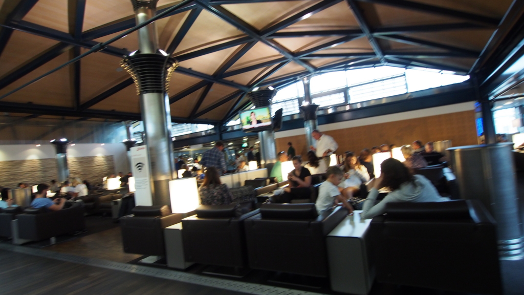 ZRH LX スイスインターナショナルエアラインズ Business / Senator Lounge Airside Centre ...