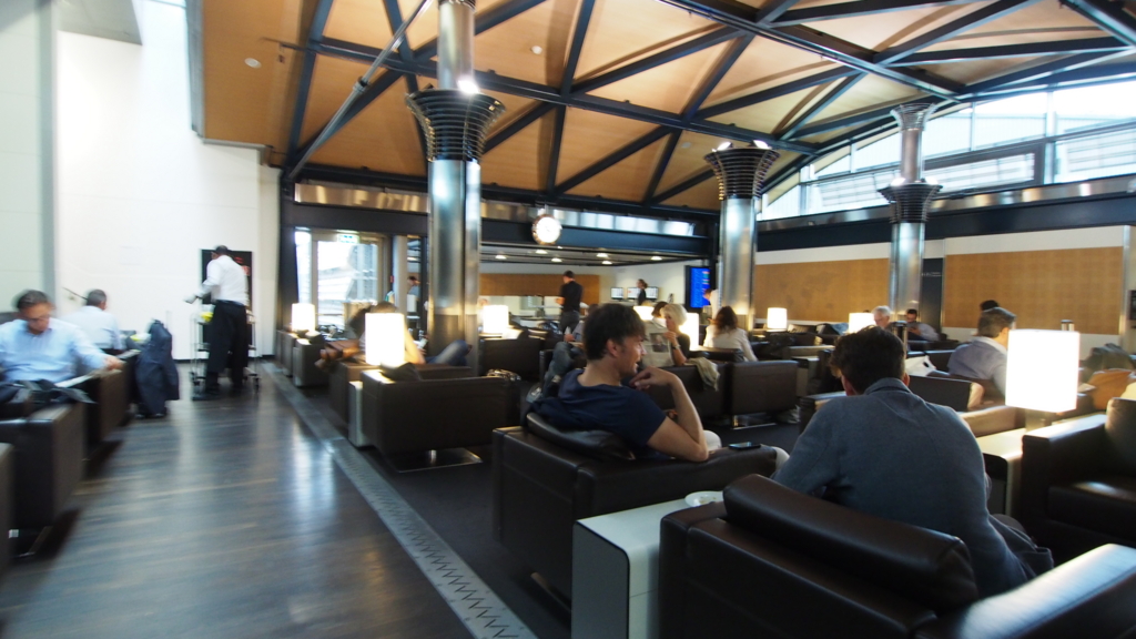 ZRH LX スイスインターナショナルエアラインズ Business / Senator Lounge Airside Centre ...